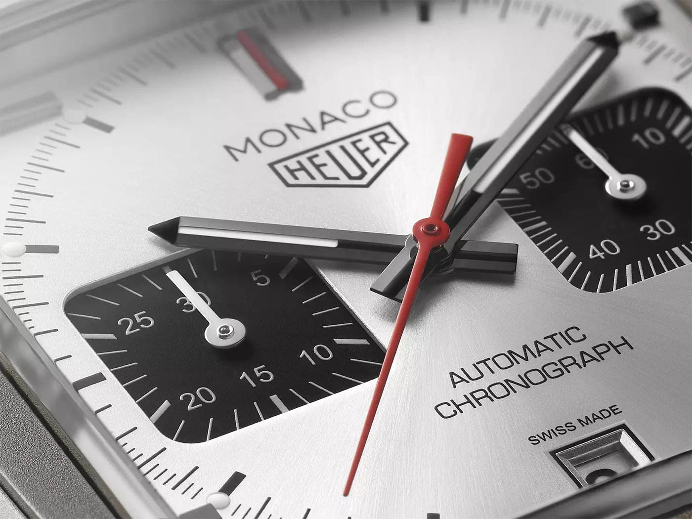 TAG Heuer debitē ierobežota izdevuma Monako Titan pulkstenis 7973_3