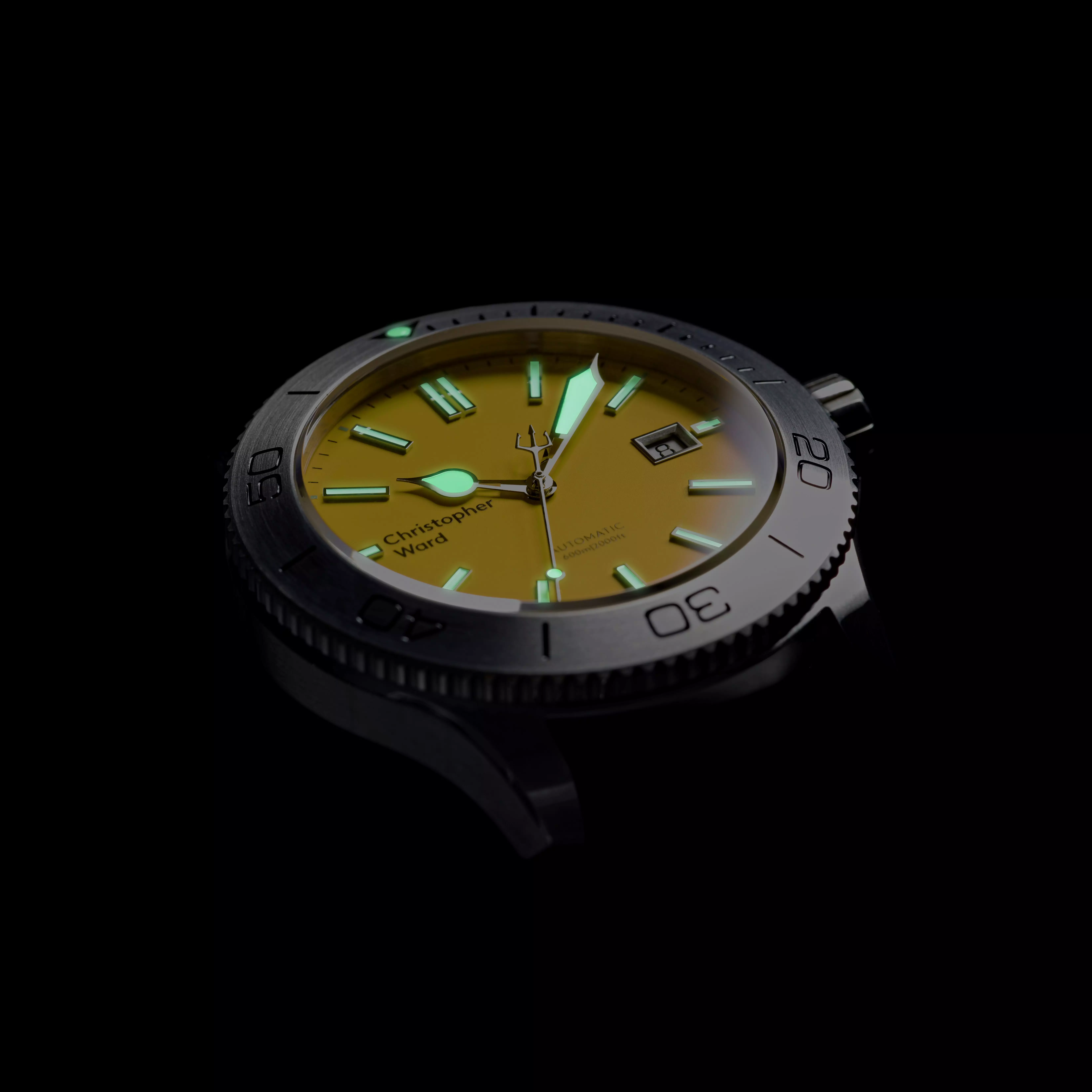 Часы для дайвинга Christopher Ward C60 Trident 316L ограниченной серии желтого цвета 7981_1