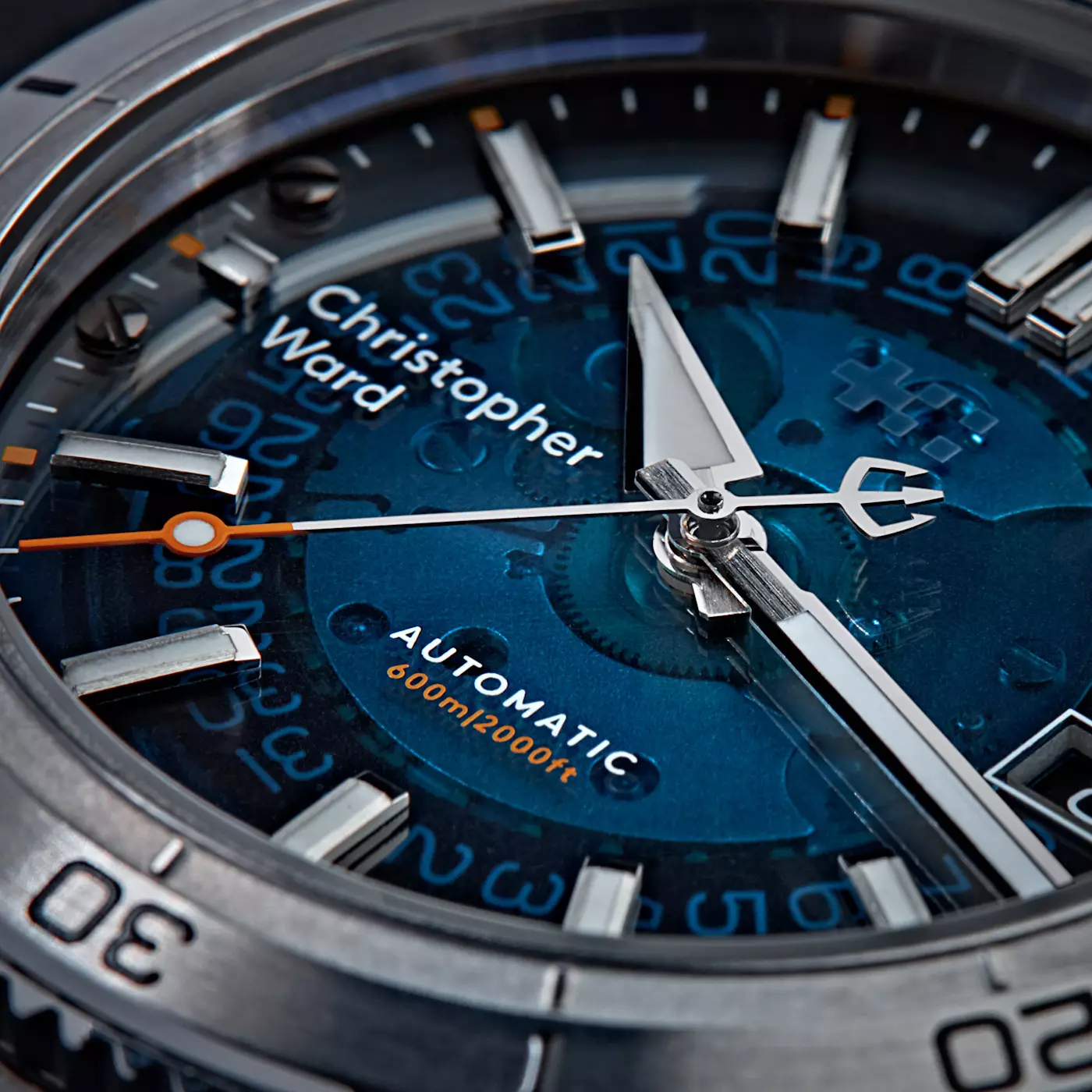 Кристофър Уорд дебютира с нов часовник за гмуркане C60 Sapphire 7984_3