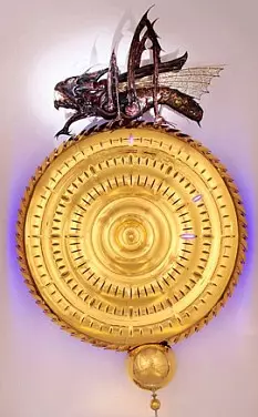 Cambridge University får mesterlig Corpus 'Chronophage'-klokke fra oppfinneren John C. Taylor: Minner studentene på å oppgradere i tide, eller annet! 79933_1