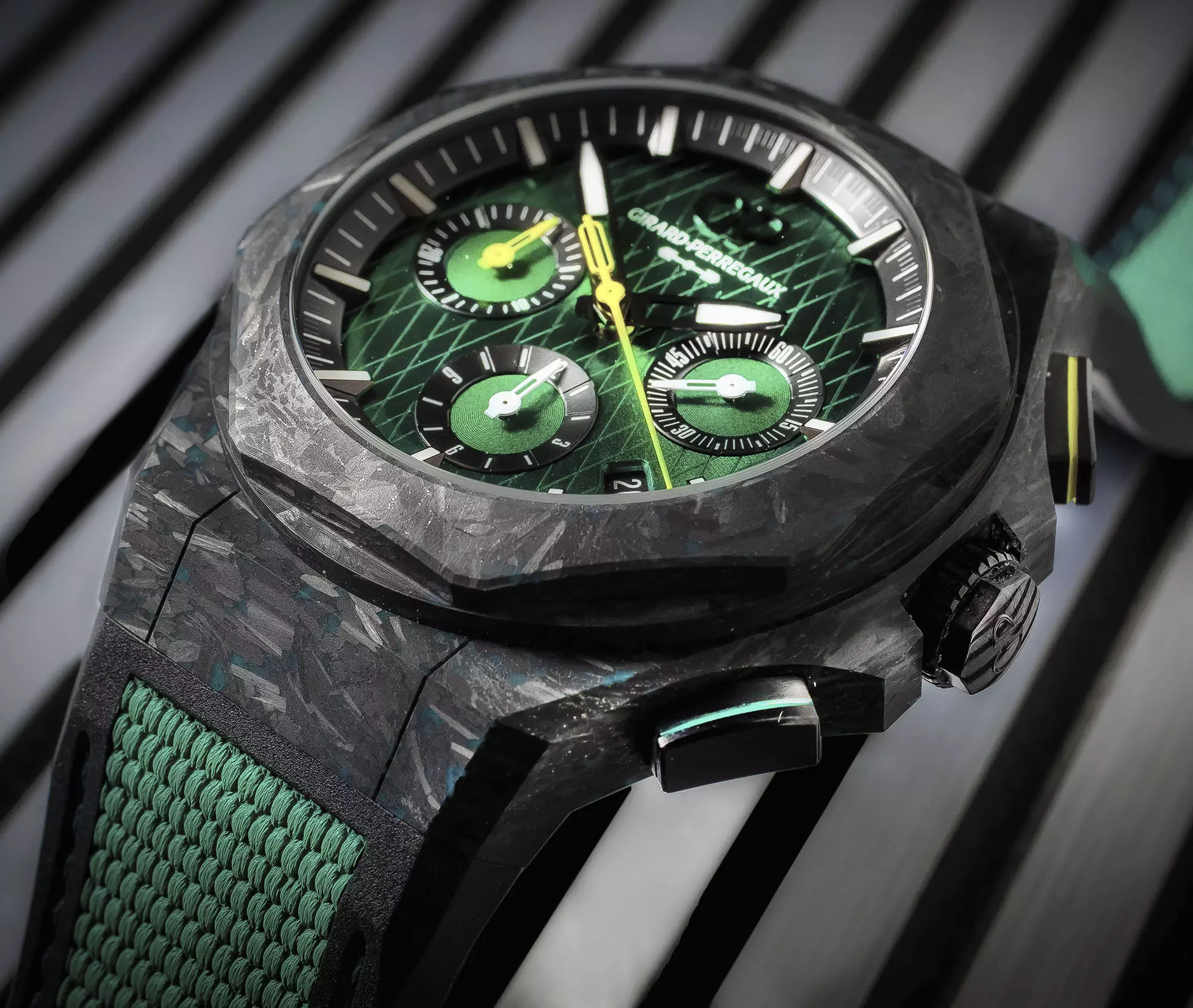 Преглед на часовника: Girard-Perregaux Laureato Absolute Chronograph Aston Martin F1 Edition 81_2