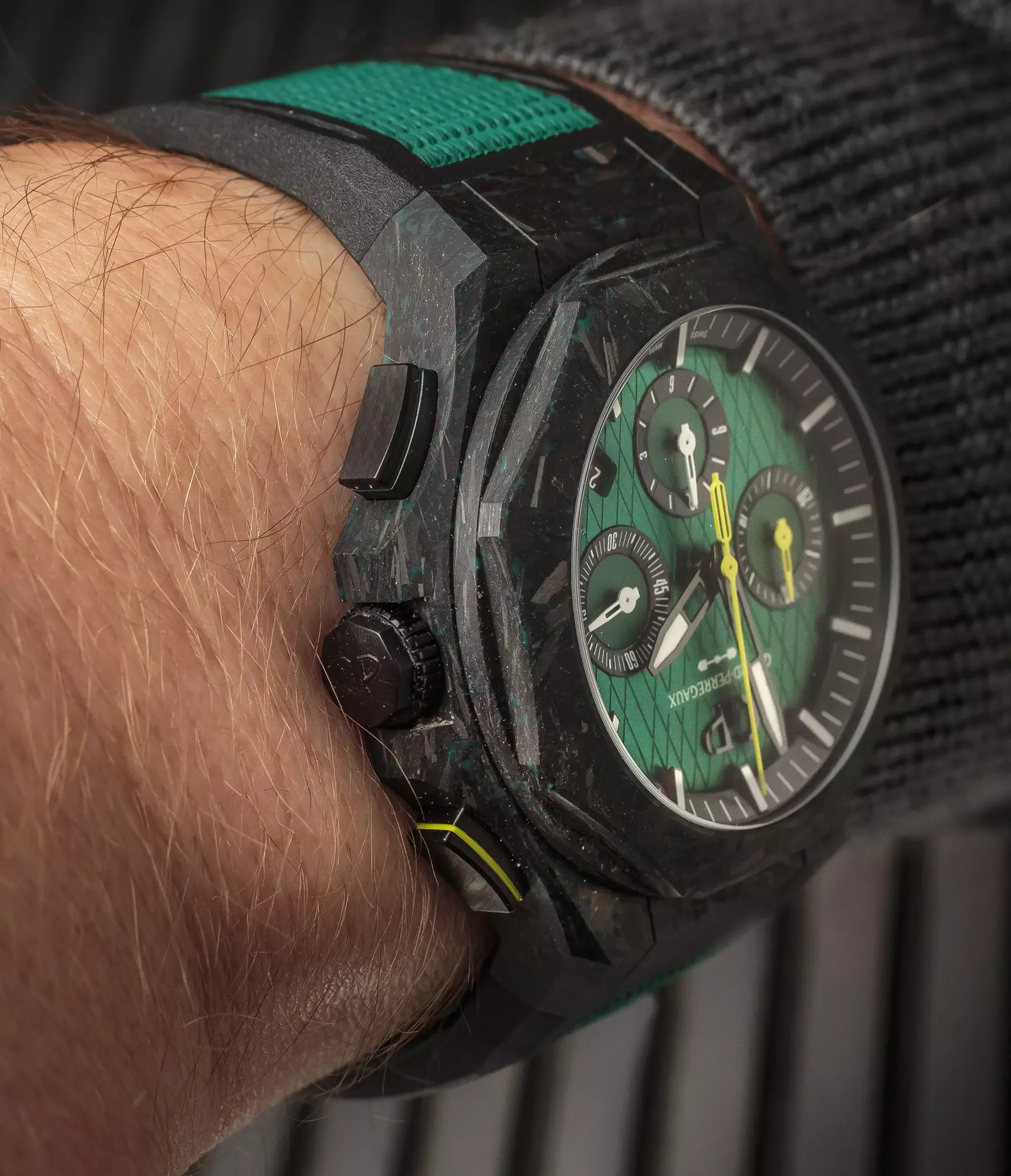بررسی ساعت: Girard-Perregaux Laureato Absolute Chronograph Aston Martin F1 Edition 81_3