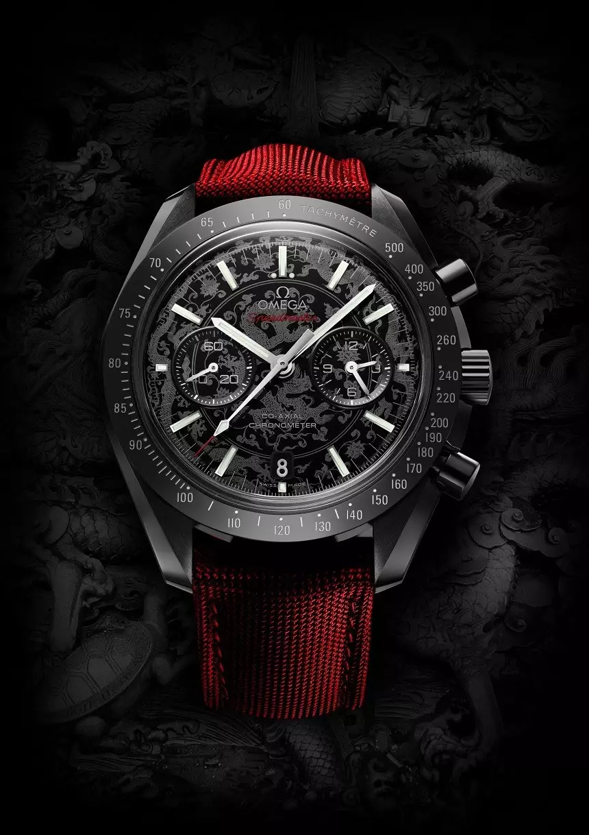 Omega-Speedmaster-Dorcha-Taobh-an-ghealach-Áise