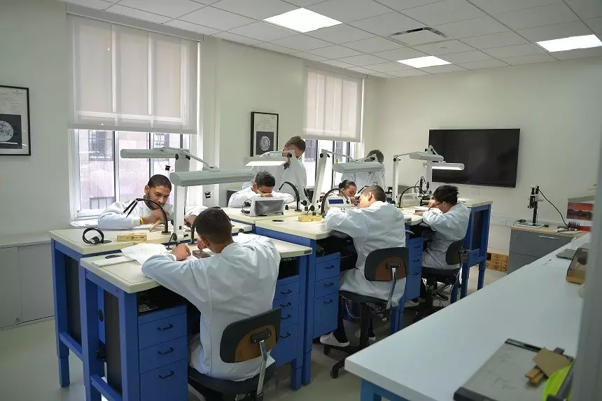 Patek Philippe Horologický program New York Watch School