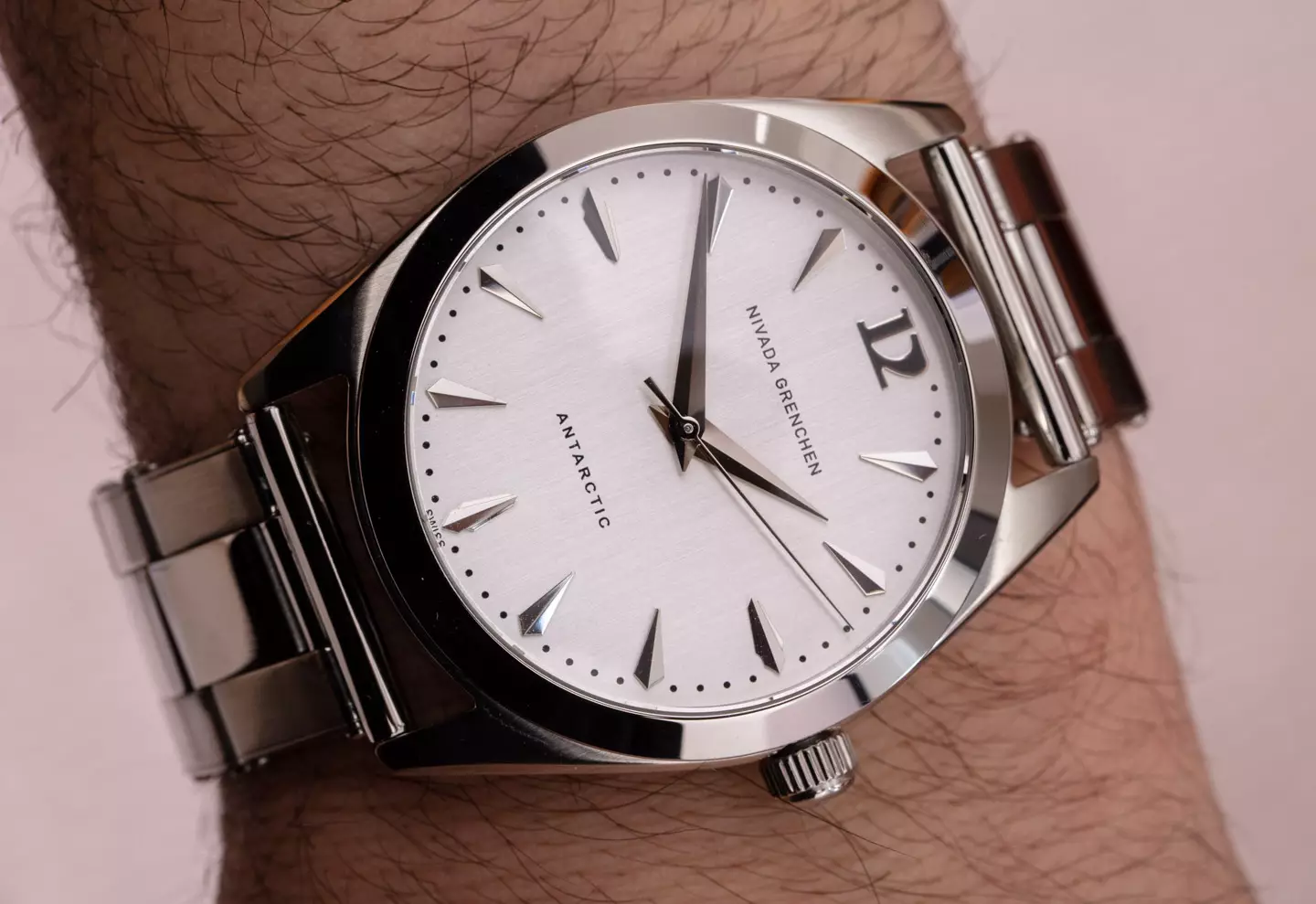 Hands-On: Nivada Grenchen Antarktis 8895_1