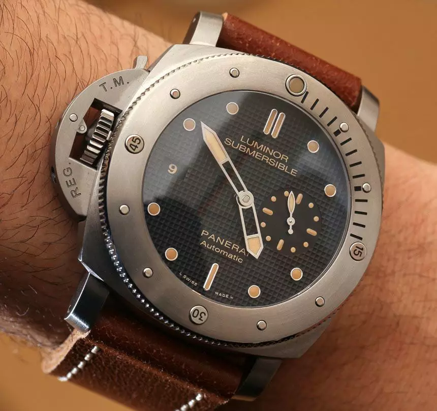 PANERAI-Luminor-सबमर्सिबल-डाव्या हाताने-टायटानियो-PAM569-41