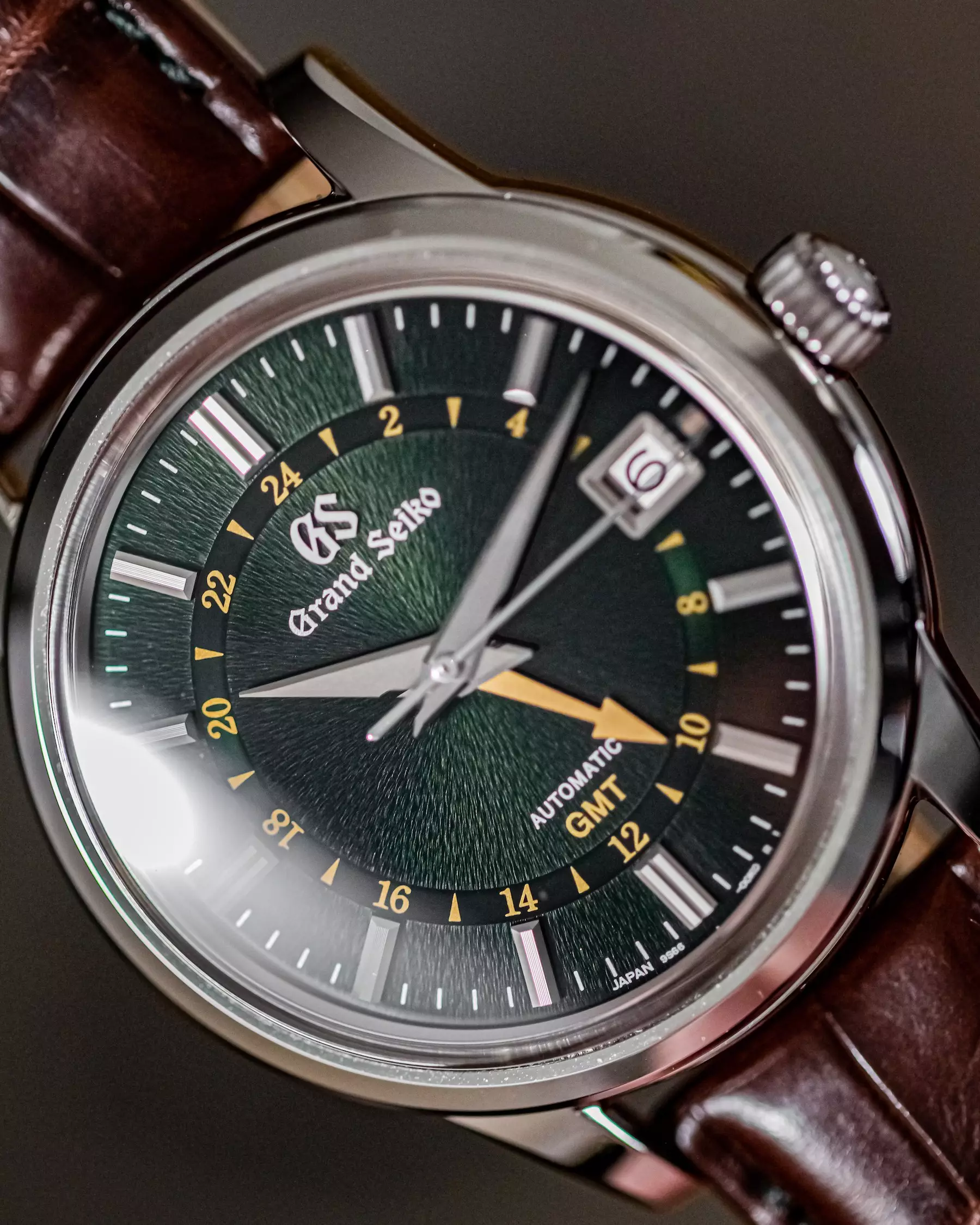 часы grand seiko из швейцарии toge sbgm241 gmt