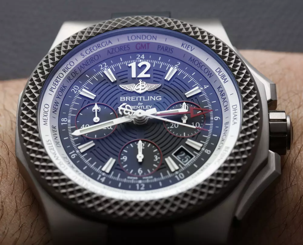 Breitling-Bentley-GMT-Light-Body-B04-S-시계-2