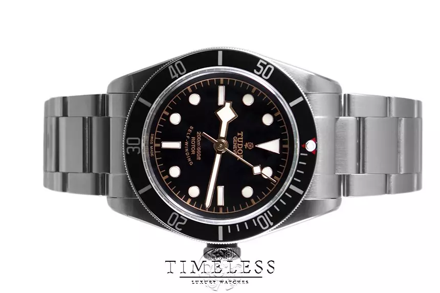 tudor-black-bay-negro-corona-abajo-2