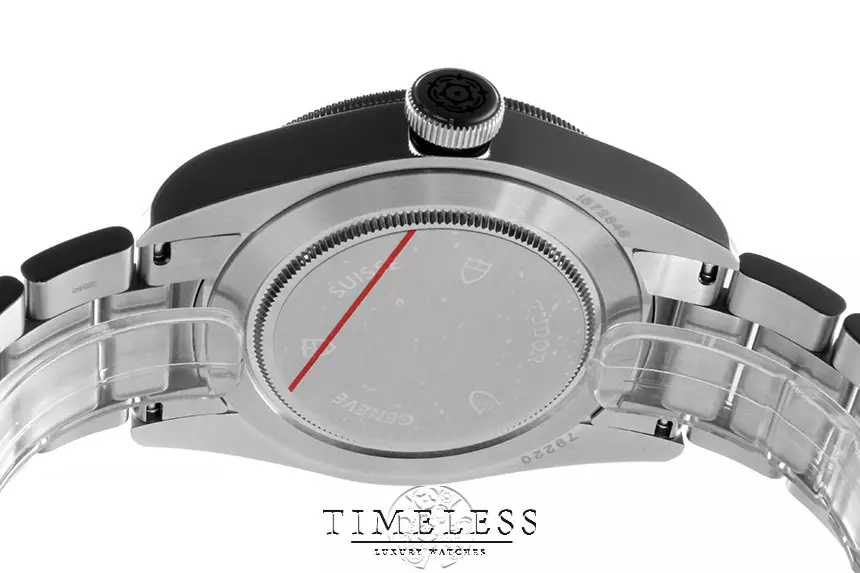 tudor-black-bay-black-case-14