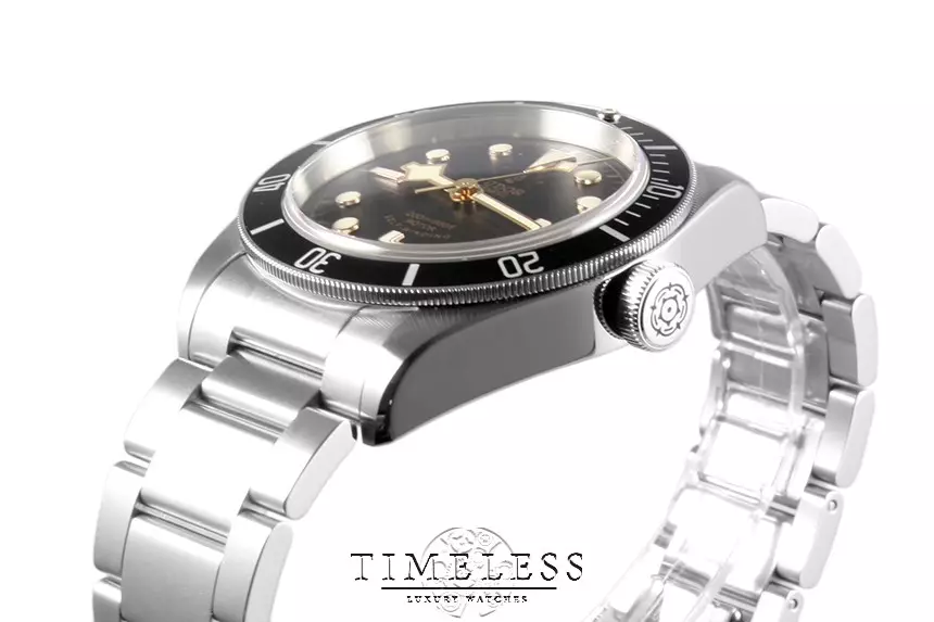 tudor-black-bay-black-case-9