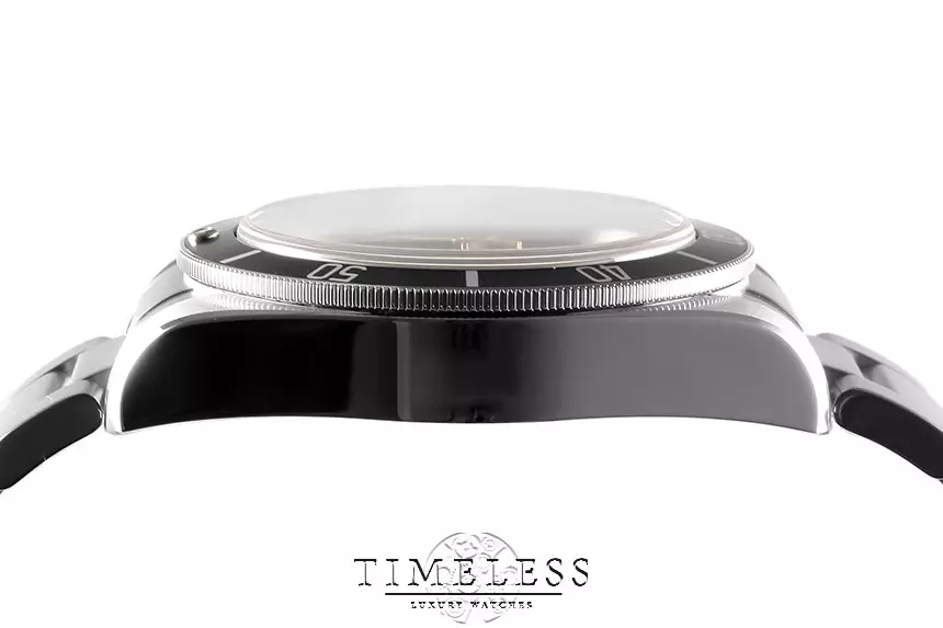 tudor-black-bay-black-case-side