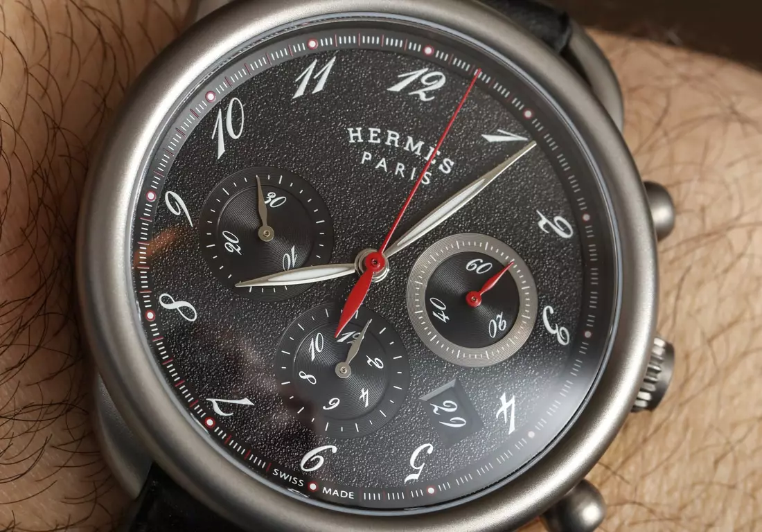 Manos a la obra del reloj Hermès Arceau Chrono Titane 9245_13