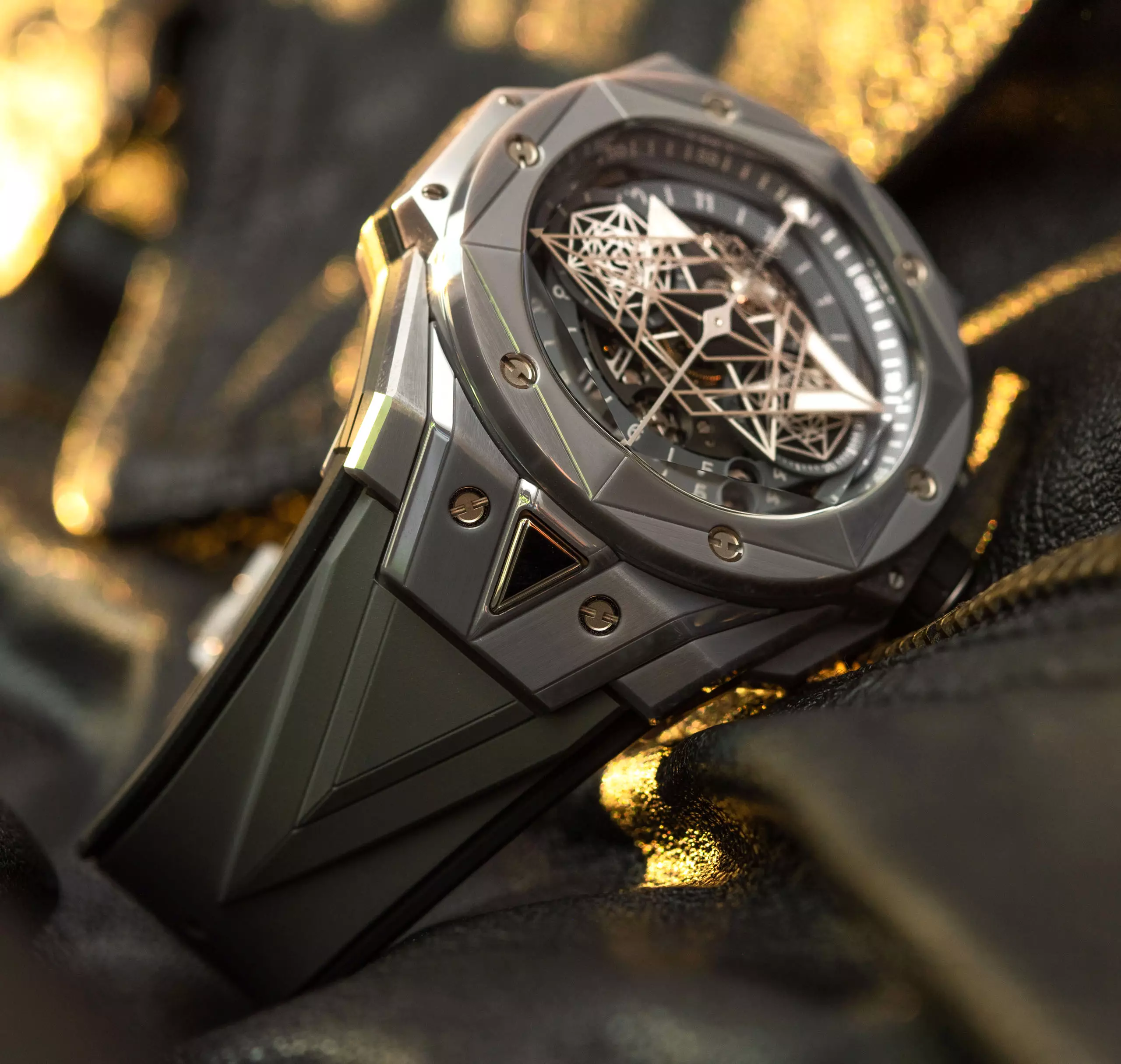 Miért venném a Hublot Big Bang Sang Bleu II kerámia kronográfot a hagyományos luxusórák helyett 9381_16