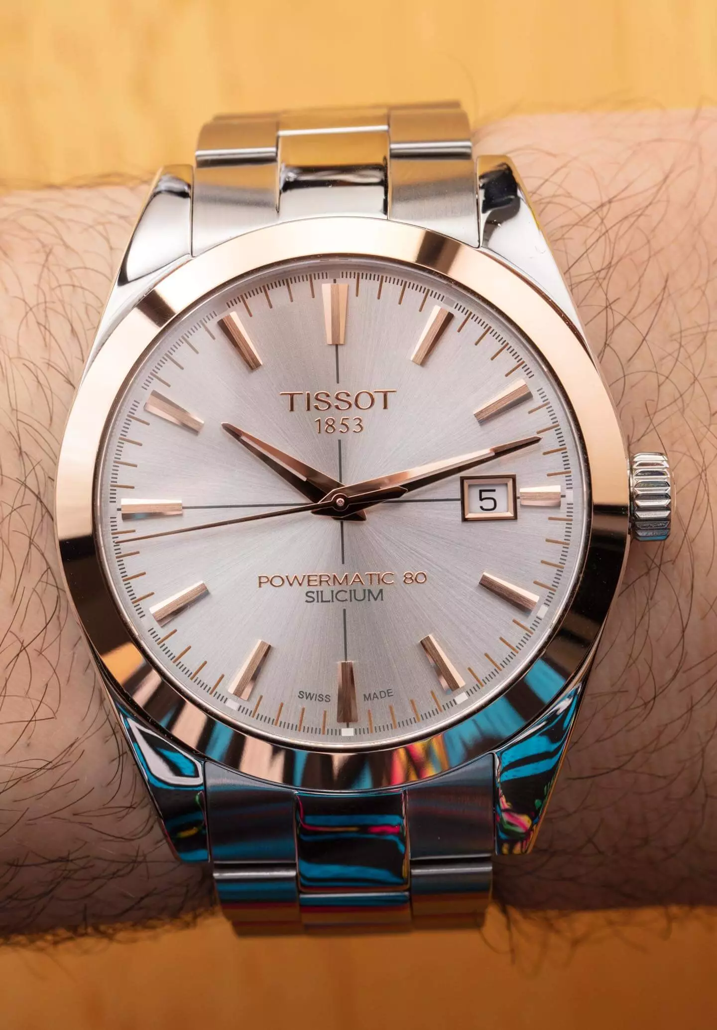 Tissot Gentleman Powermatic Silicium 18k-oltin ramkasi Yigitning qimmatbaho metall bilan birinchi bo'lagini tomosha qilishi kerak 9470_1