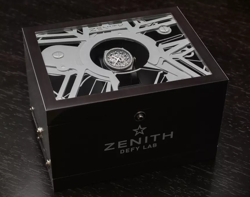 Ora Zenith Defy Lab me lëvizje 15 Hz është 