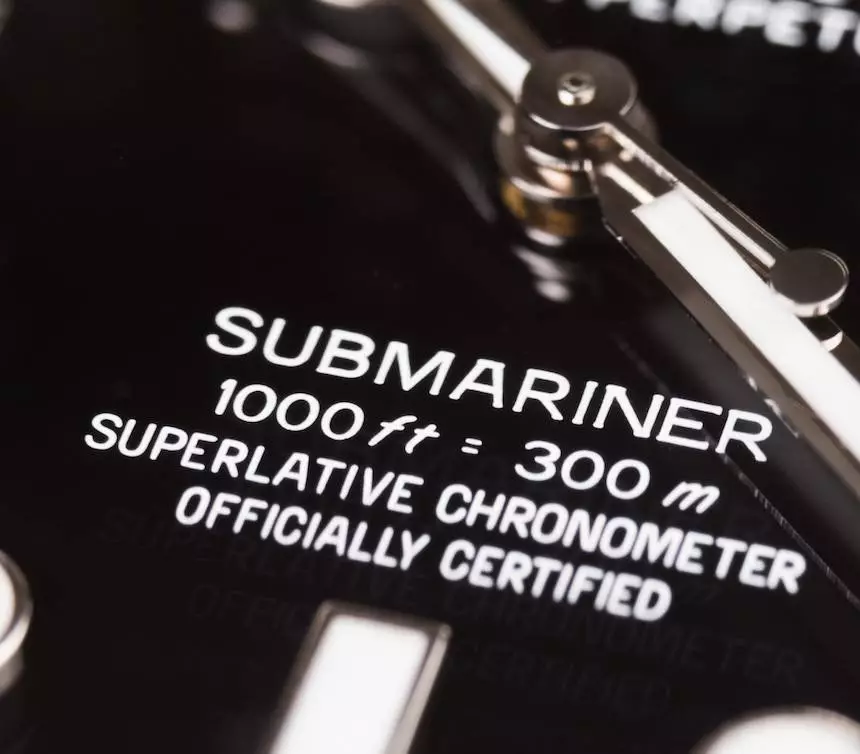 Rolex-Oyster-Perpetual-Submariner-114060-cadran-gros plan-aBlogtoWatch