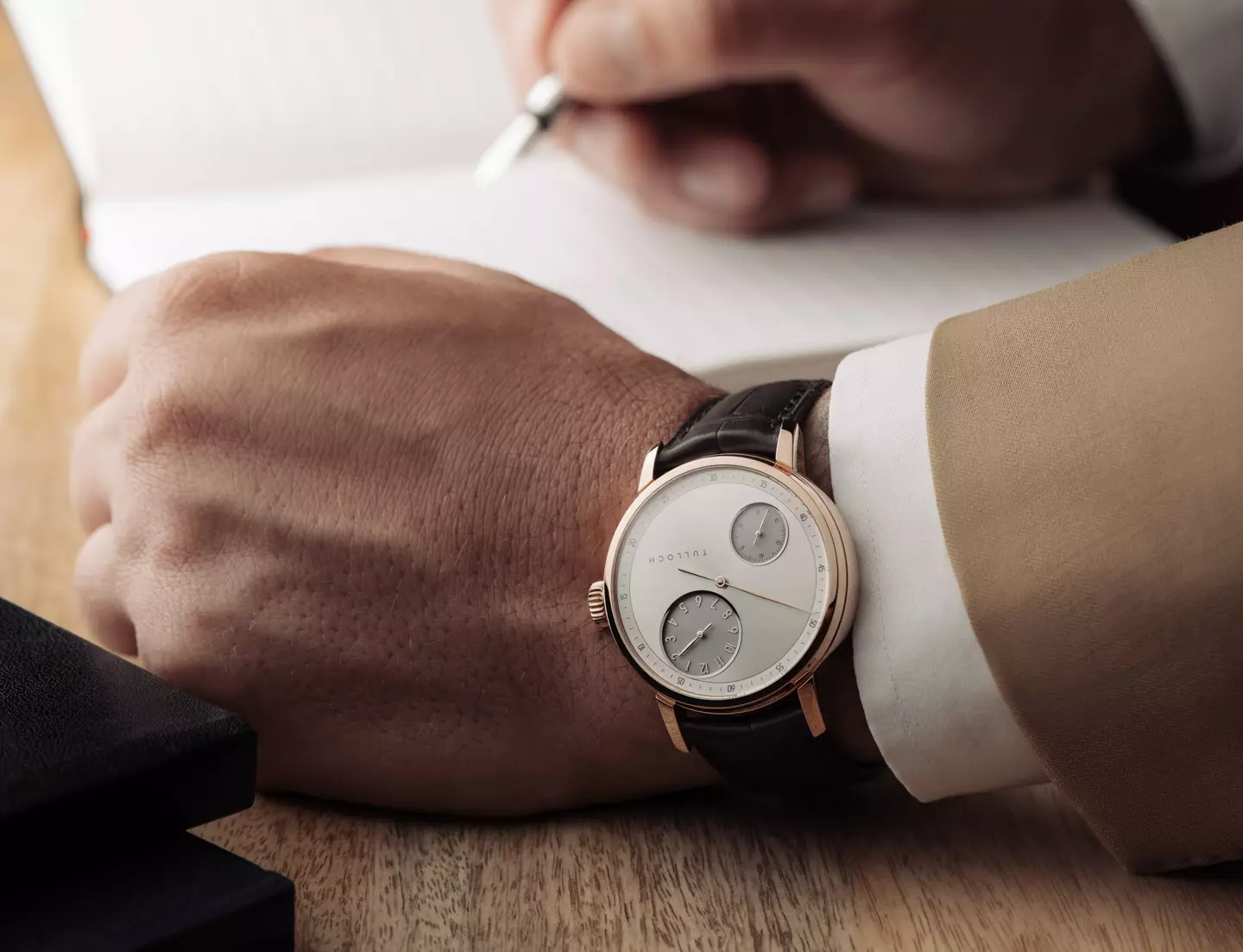 TULLOCH przedstawia całkowicie szwajcarski zegarek z regulatorem T-01 96679_1