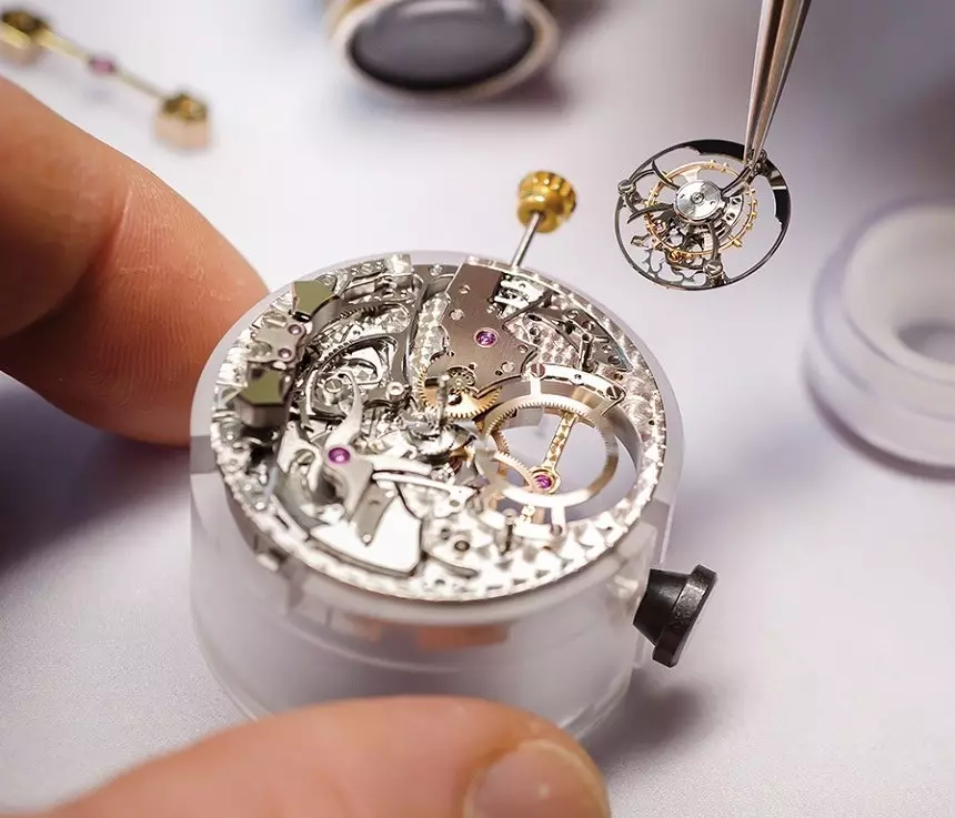 Girard-Perregaux-Minute-Repeater-Tourbillon-ze-Złotymi Mostkami-9