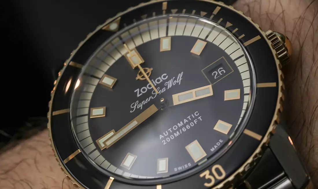 Zodiac Super Sea Wolf компрессиясы екі тонды ZO9271 Watch Hands-On 9758_4