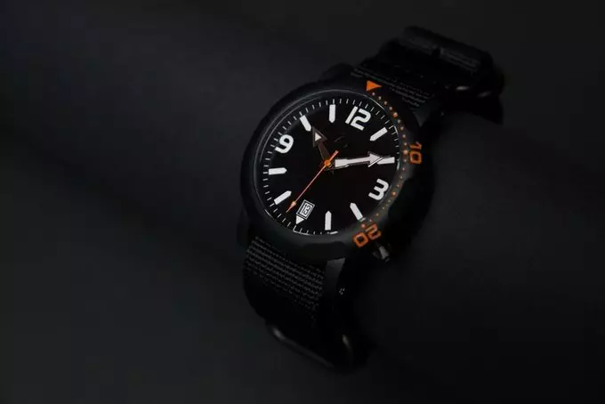 SCURO-S1-นาฬิกา